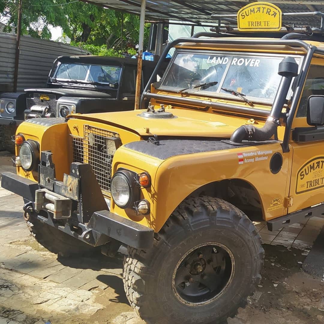 Land Rover - Si Mobil Offroad yang Asik Diajak Berpetualang